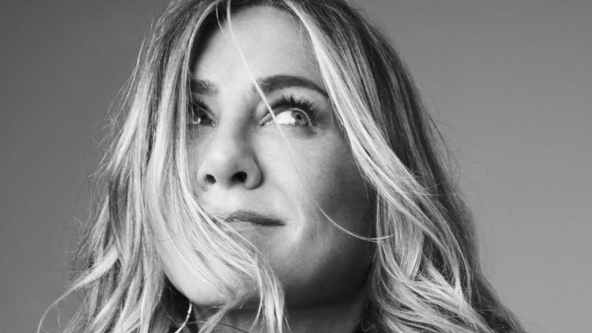 Η Jennifer Aniston μας δείχνει την εξέλιξη του iconic “Rachel ...