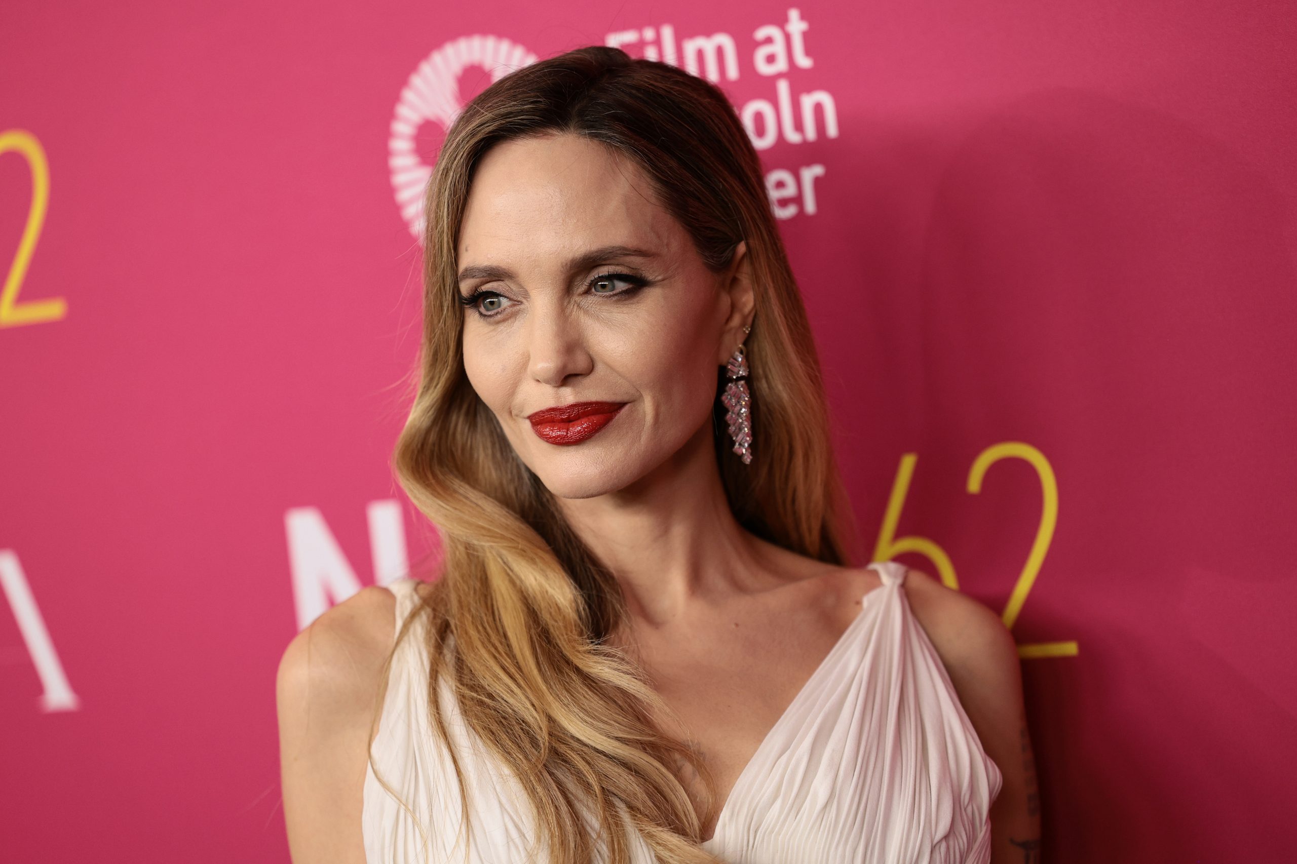 Angelina Jolie: «Ήταν συμβολικό που η ταινία Maria ξεκίνησε από την ...
