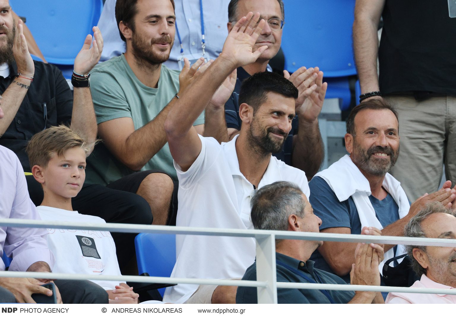 O Νόβακ Τζόκοβιτς σε μια γλυκιά εμφάνιση με τον γιο του: Η αποθέωση στο ...