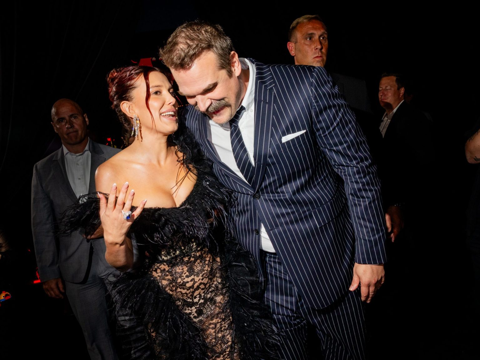 Millie Bobby Brown: Διαψεύδει έμμεσα τα δημοσιεύματα για bullying από τον David Harbour στο ...