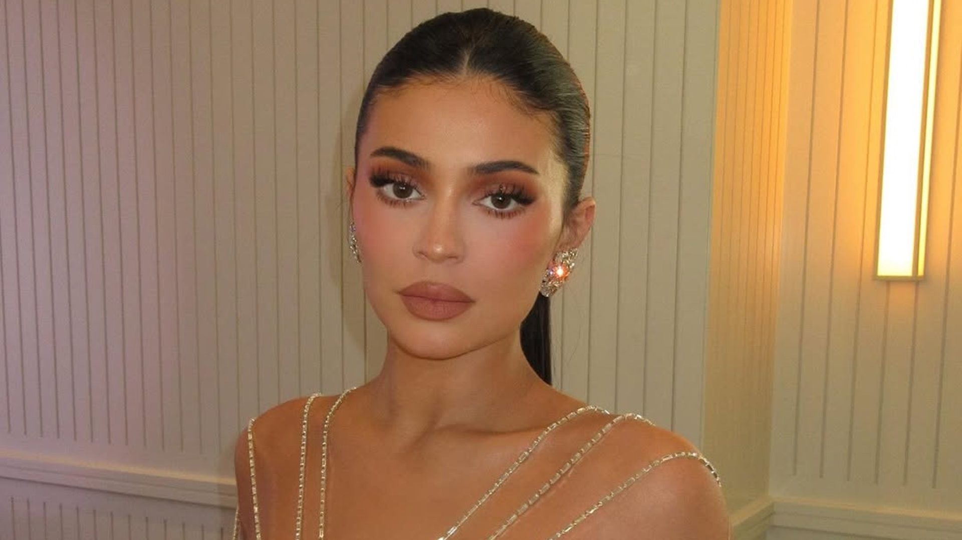 Kylie Jenner: Πώς προετοιμάζει την επιδερμίδα της για το μακιγιάζ; - Grace