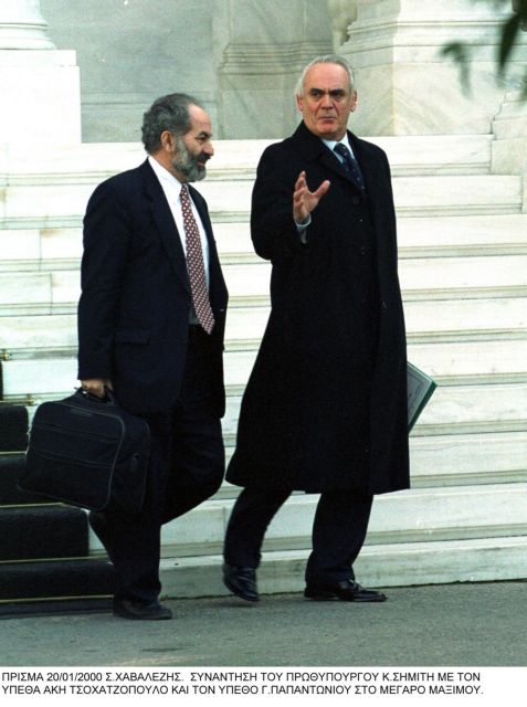 Ποιοι έκλεψαν το αρχείο του Ακη - ΤΟ ΒΗΜΑ
