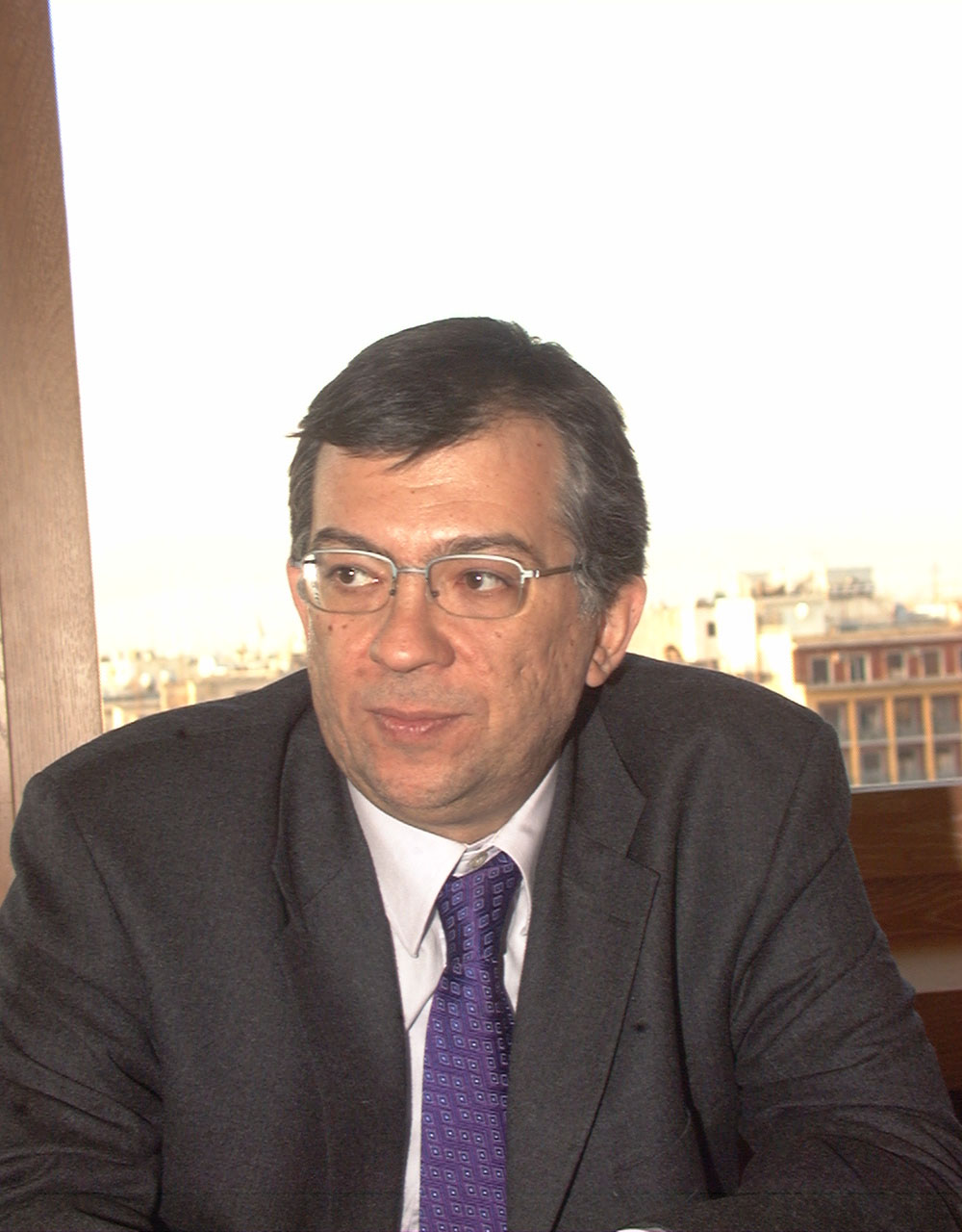 Ελληνας, ο καλύτερος δημόσιος υπάλληλος στον κόσμο - ΤΟ ΒΗΜΑ