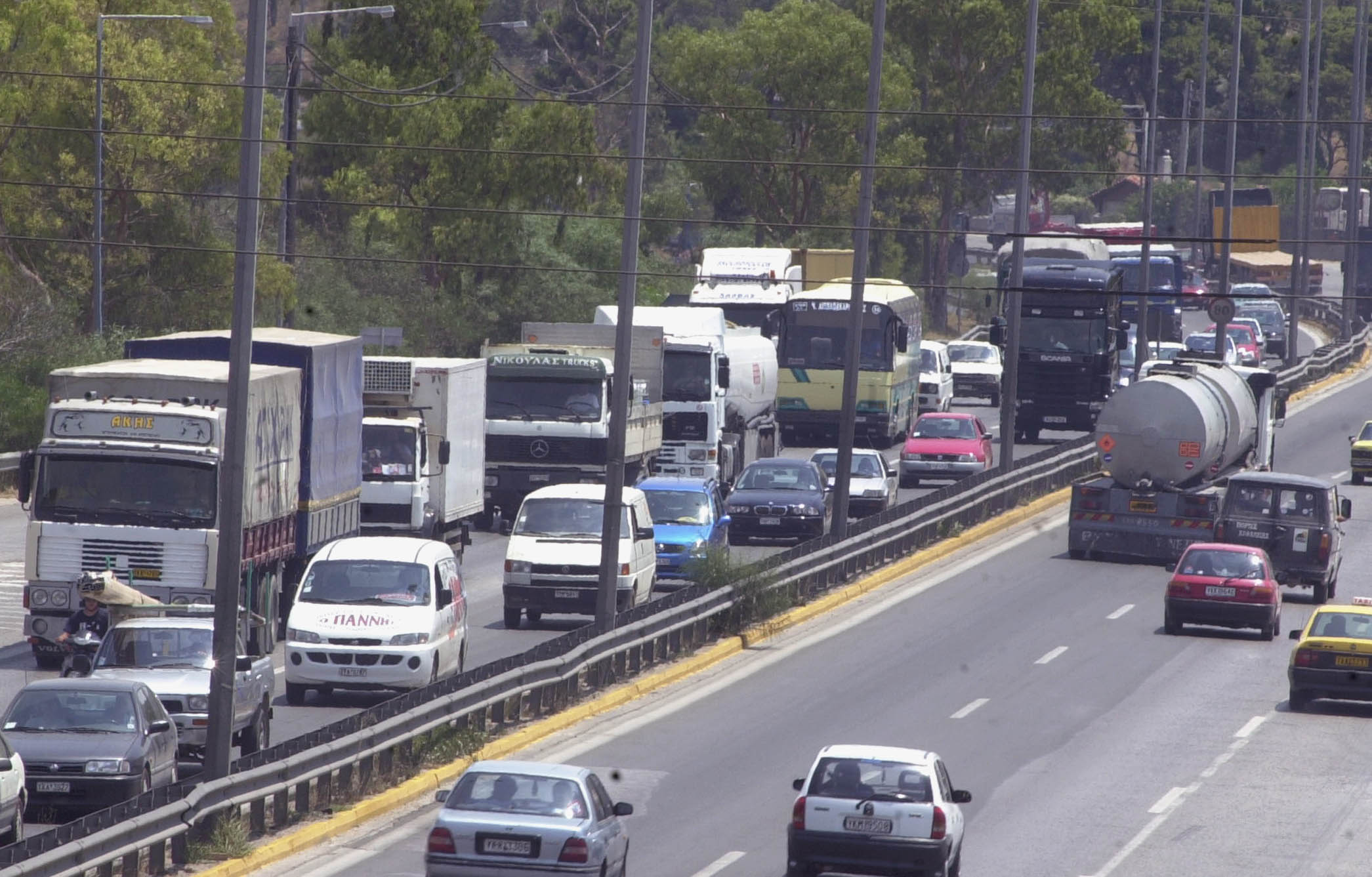 Δύο νεκροί σε σύγκρουση νταλίκας με ΙΧ στην Ελευσίνα - ΤΟ ΒΗΜΑ