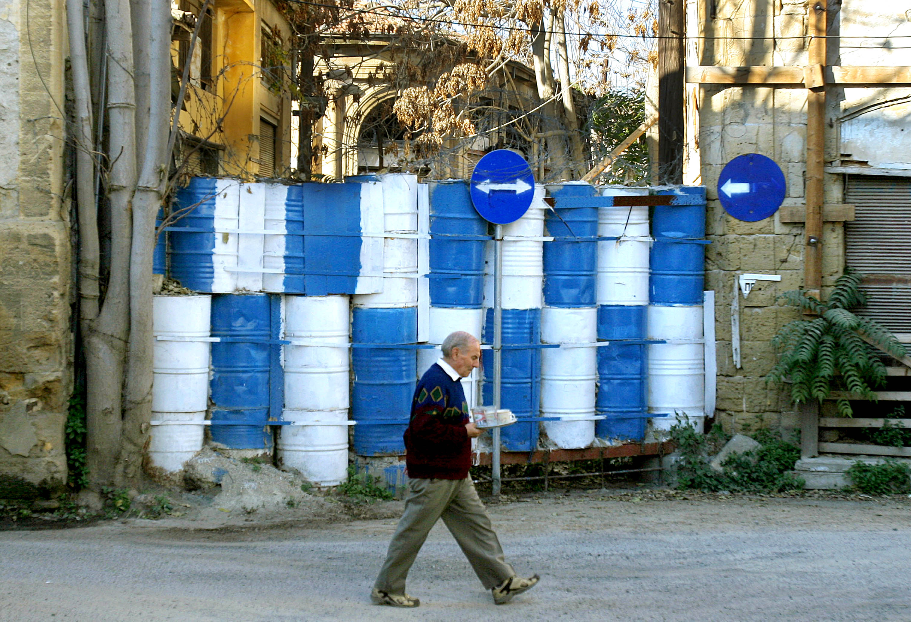 Κύπρος: Η κρίση χτύπησε και τη δεξίωση της ελληνικής πρεσβείας - ΤΟ ΒΗΜΑ