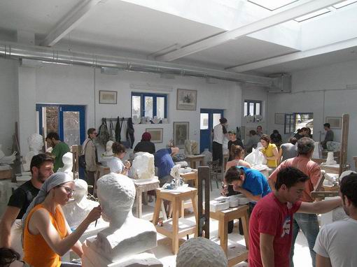 Δεν κλείνει η Σχολή Καλών Τεχνών στην Τήνο διαβεβαιώνει το ΥΠΠΟ - ΤΟ ΒΗΜΑ