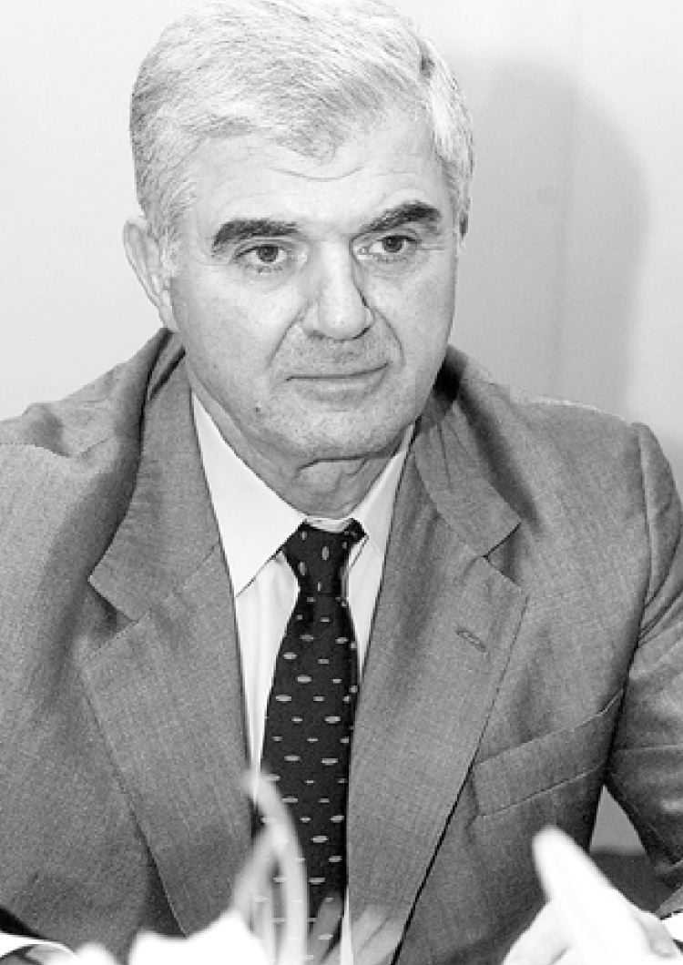 Επιμένει ελληνικά ο κ. Π. Ψωμιάδης - ΤΟ ΒΗΜΑ