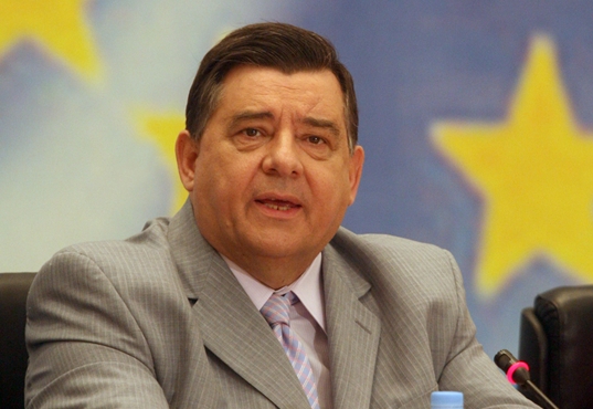 Γιώργος Καρατζαφέρης Τέρμα η ανοχή στην κυβέρνηση του ΠαΣοΚ - ΤΟ ΒΗΜΑ