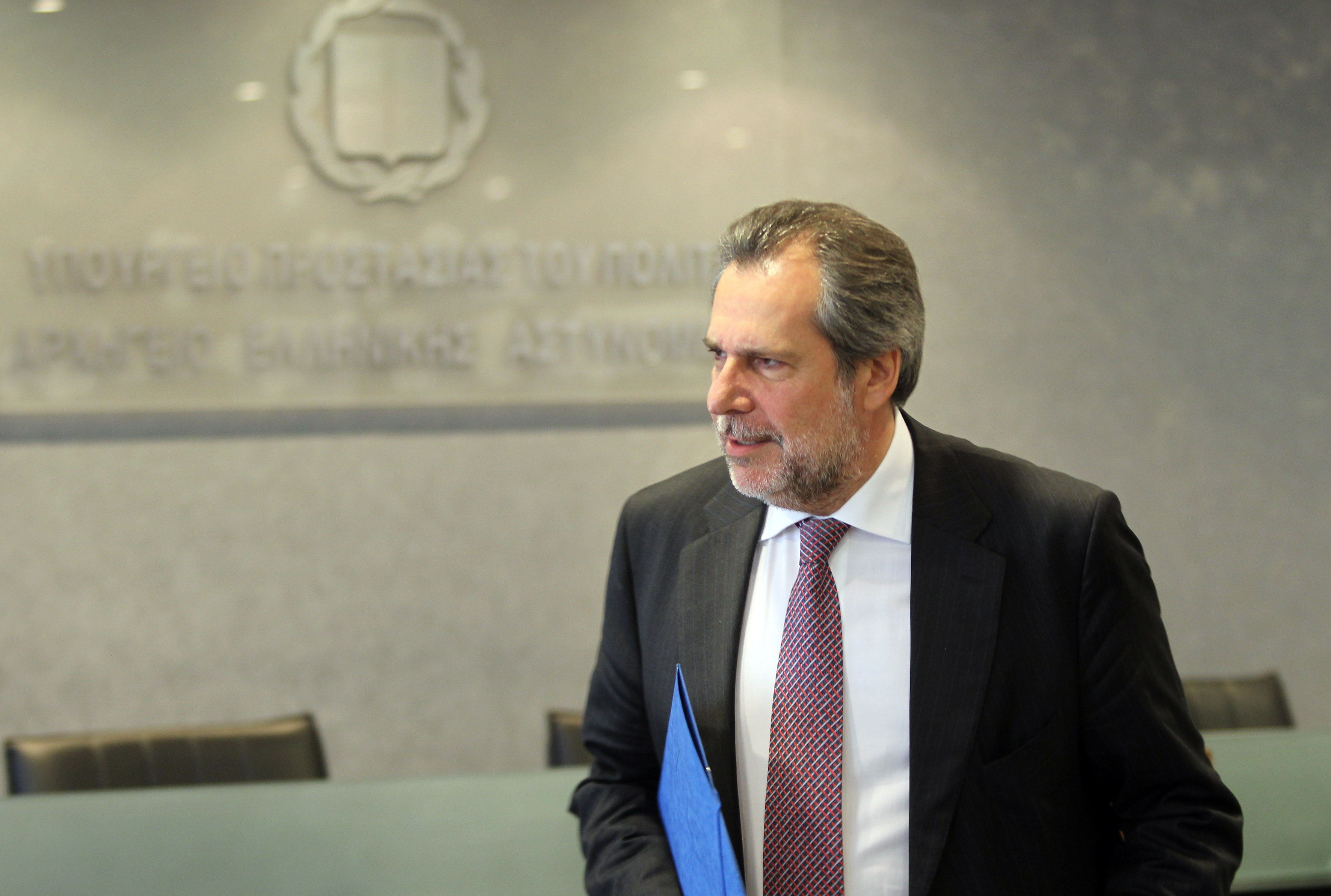 Χρήστος Παπουτσής Πιέζει ΕΕ για συμφωνία επανεισδοχής μεταναστών στην ...