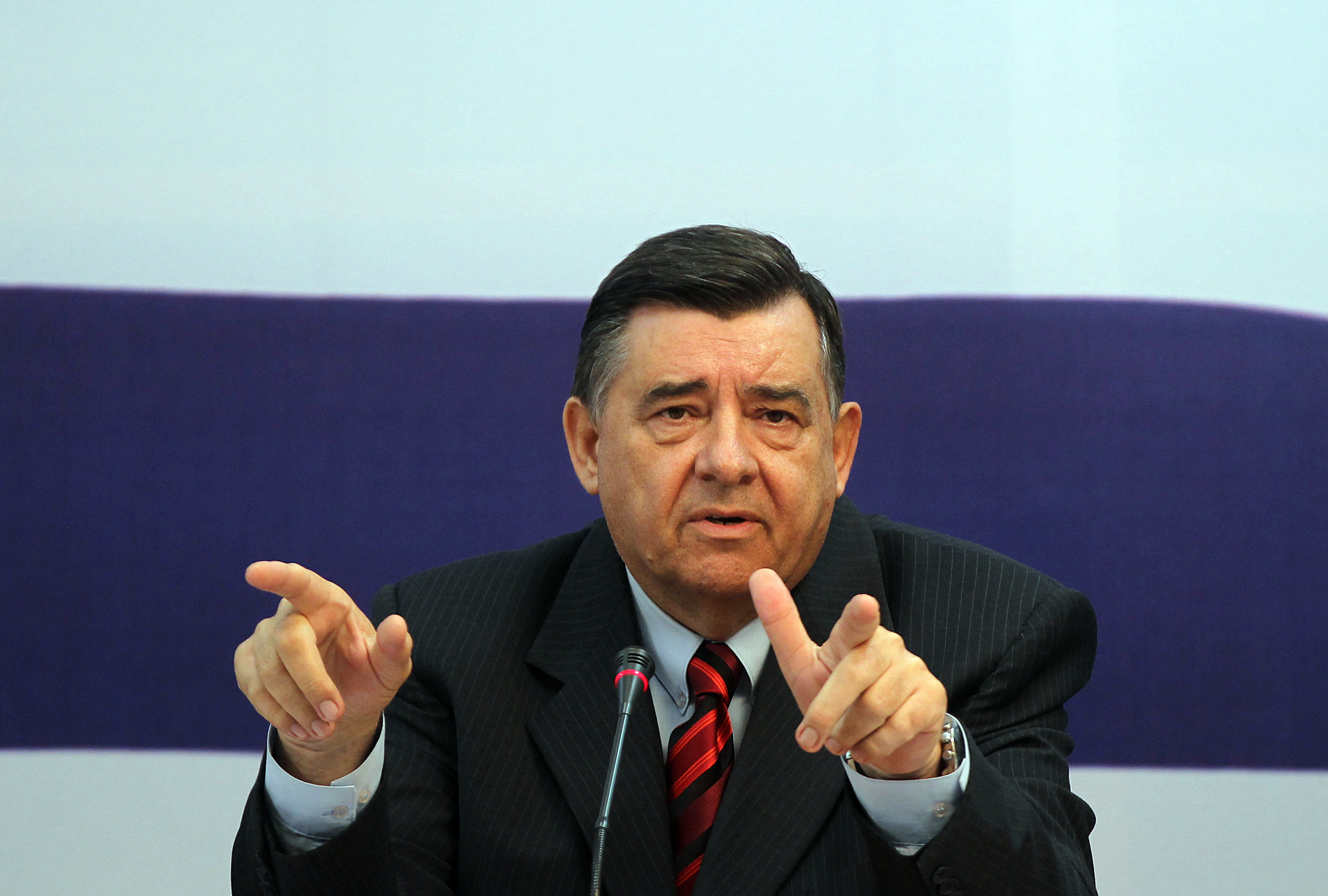 Γιώργος Καρατζαφέρης: «Παρά τις προδοσίες θα μείνουμε όρθιοι» - ΤΟ ΒΗΜΑ