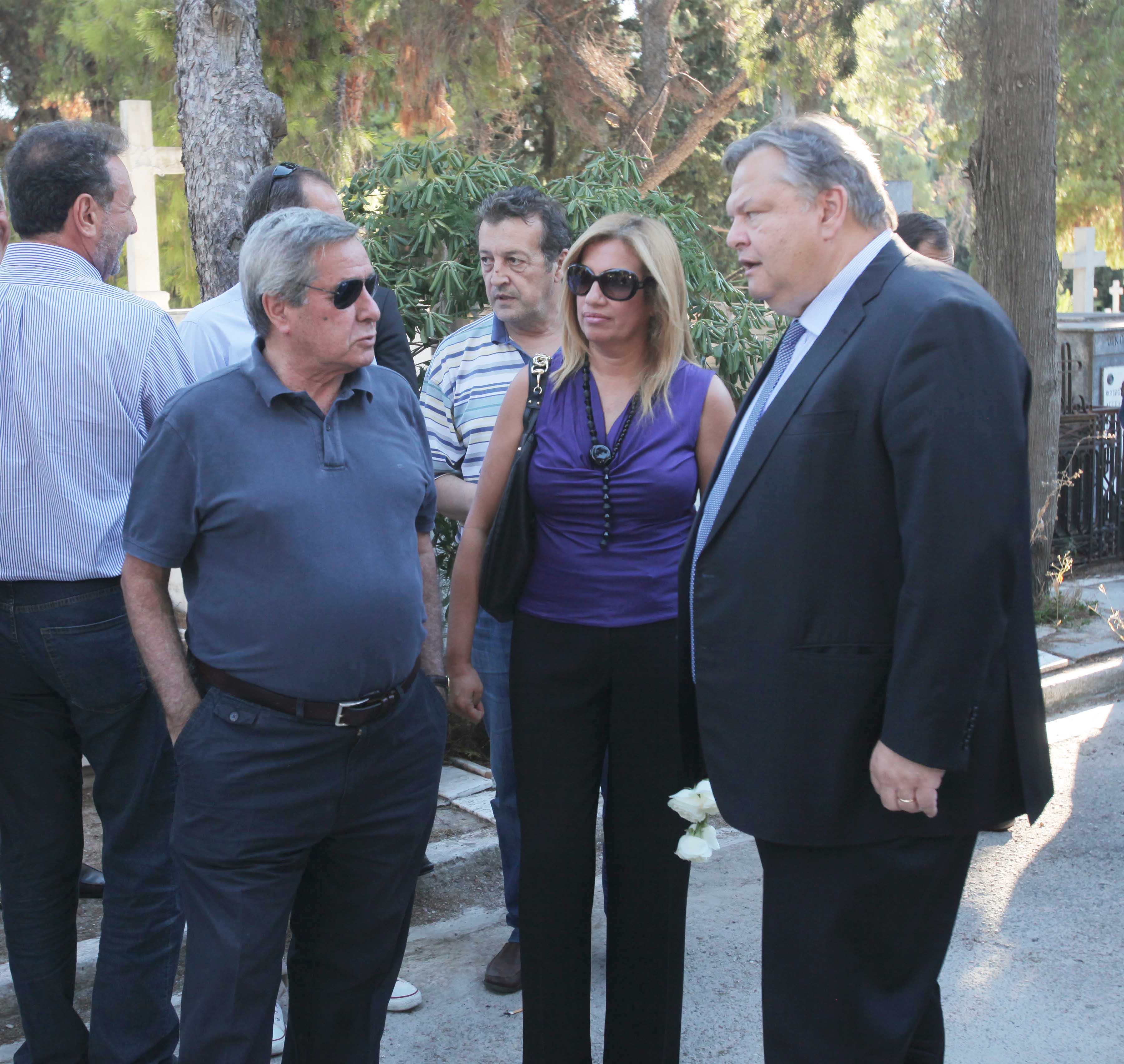 Στα χαρακώματα ξαφνικά ΠαΣοΚ - Νέα Δημοκρατία - ΤΟ ΒΗΜΑ