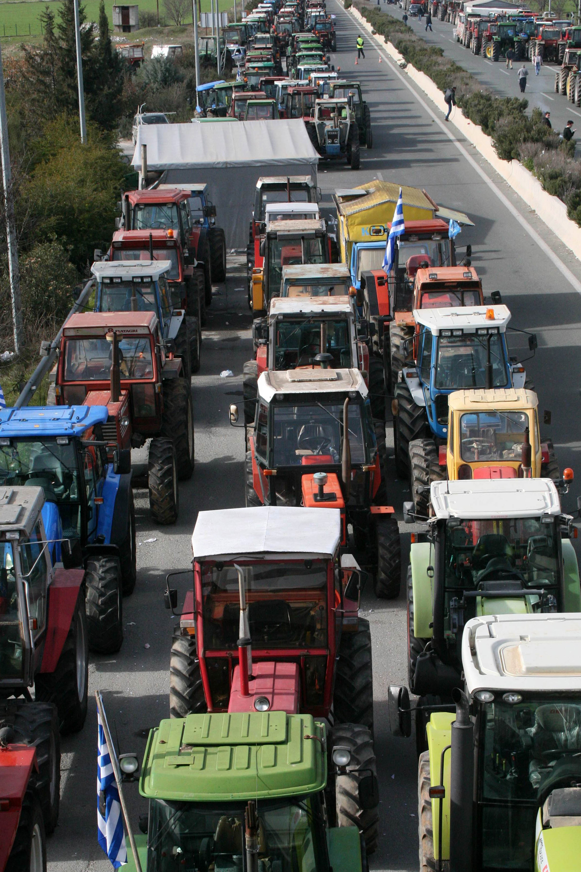 Ζεσταίνουν τα τρακτέρ για τα συλλαλητήρια της Τετάρτης - ΤΟ ΒΗΜΑ