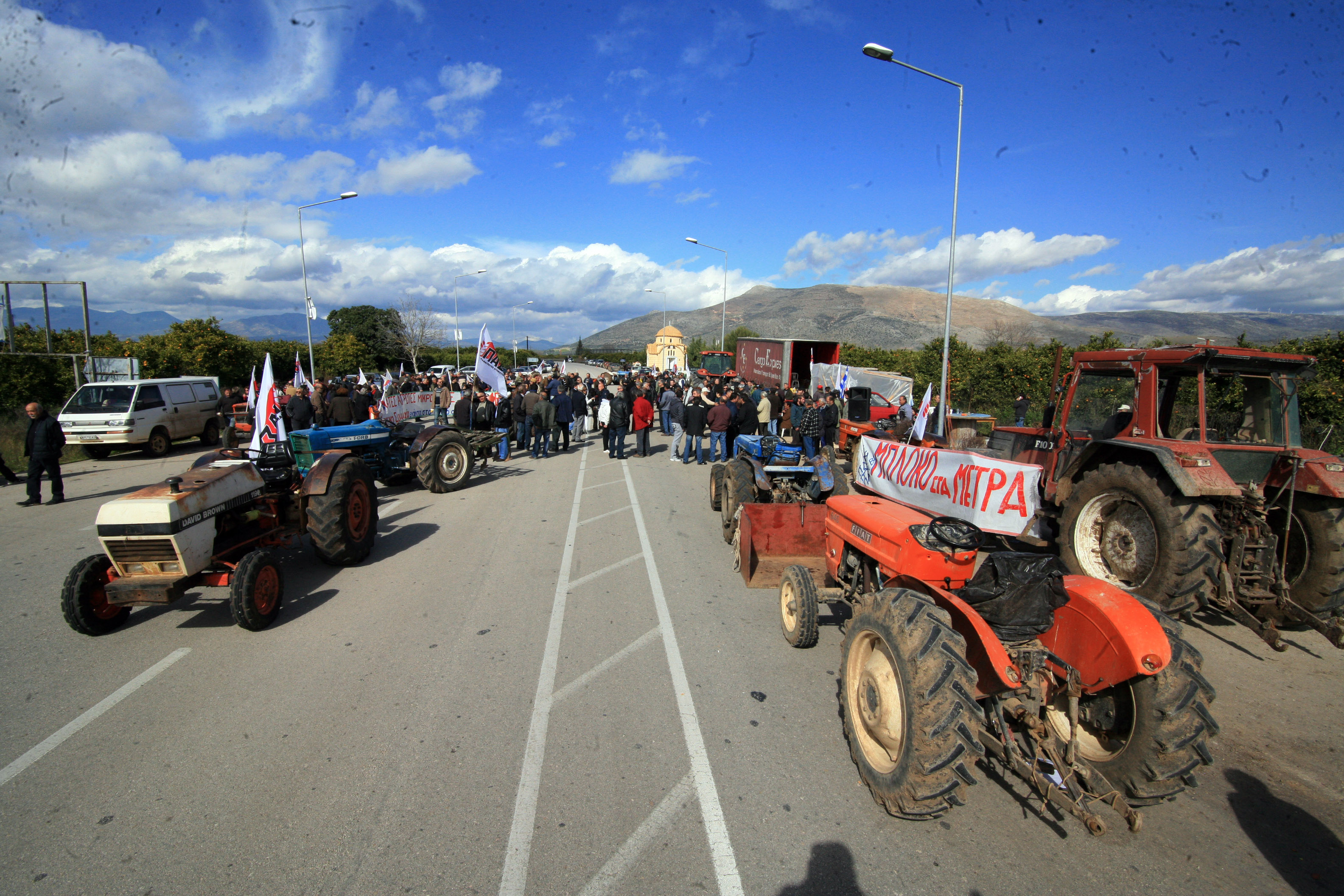 Τα 34 αγροτικά μπλόκα της Αθηνών-Θεσσαλονίκης αποφασίζουν - ΤΟ ΒΗΜΑ