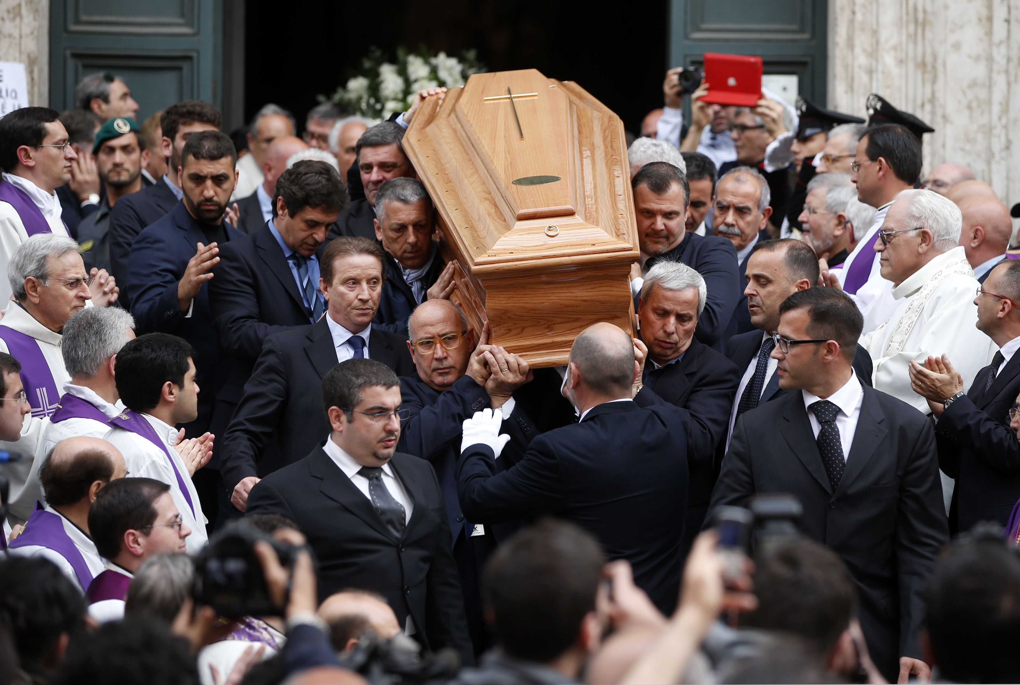 Τζούλιο Αντρεότι: Κηδεύτηκε την Τρίτη ο ιταλός πολιτικός - ΤΟ ΒΗΜΑ