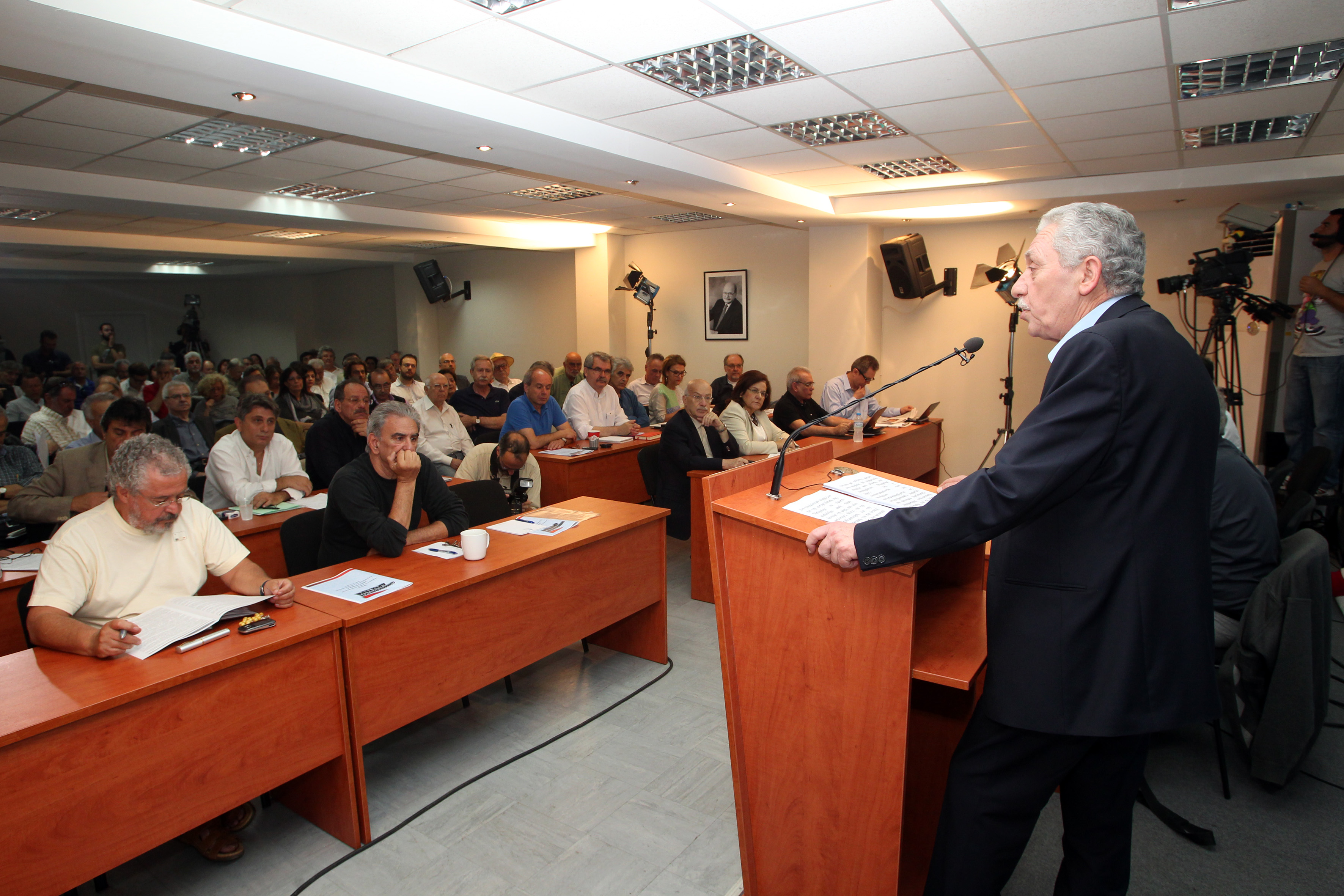 ΔΗΜΑΡ: Εγκρίθηκε η εισήγηση του Φώτη Κουβέλη από την Κεντρική Επιτροπή ...