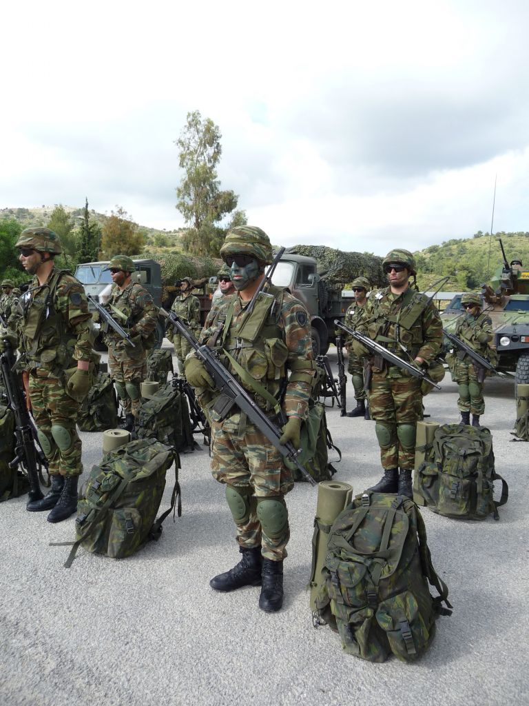 Ησυχος: Δεν υπάρχουν σχέδια περικοπής μισθών στις ΕΔ - ΤΟ ΒΗΜΑ