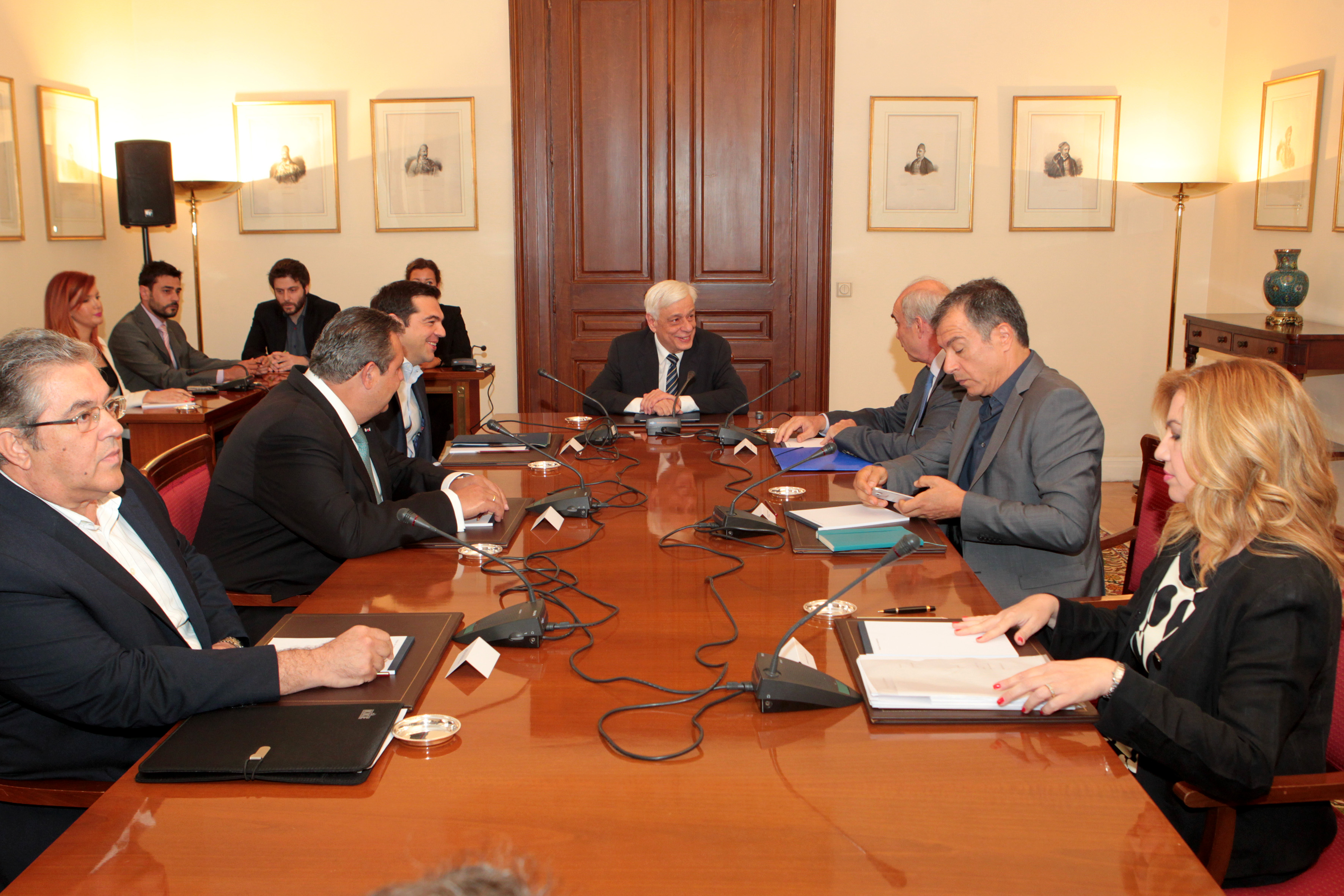 New meeting of political leaders scheduled for Wednesday afternoon - ΤΟ ...