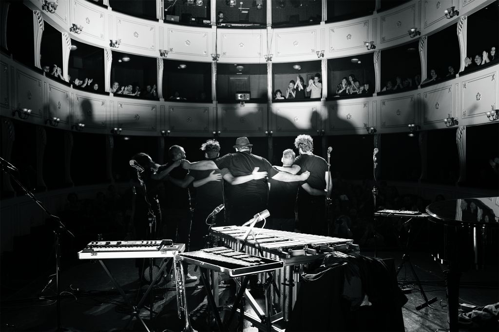 Στην Ερμούπολη με τον Theodore - ΤΟ ΒΗΜΑ