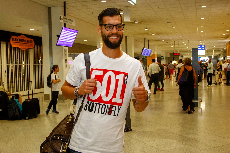 ΑΕΚ: Έφτασε στην Αθήνα ο Σιμάο - ΤΟ ΒΗΜΑ