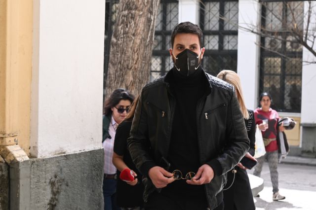 Πάτρα: Πώς αντέδρασε ο Μάνος Δασκαλάκης όταν είδε φωτογραφίες με το ...