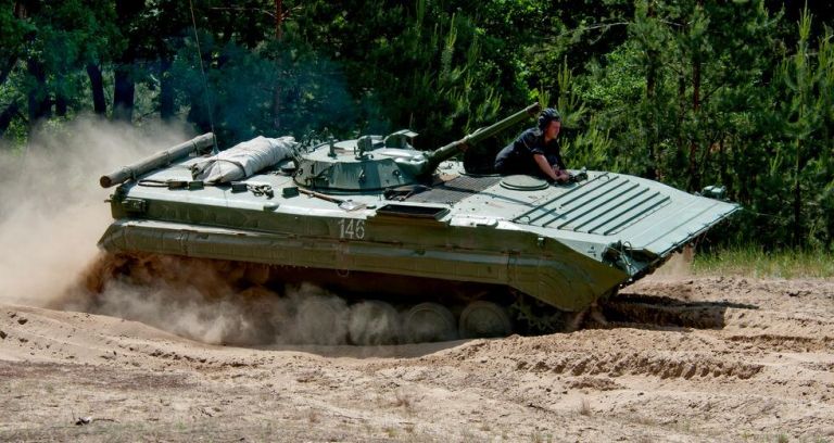 Greece to send 40 BMP-1 armoured vehicles to Ukraine, receive 40 Marders from Germany - ΤΟ ΒΗΜΑ
