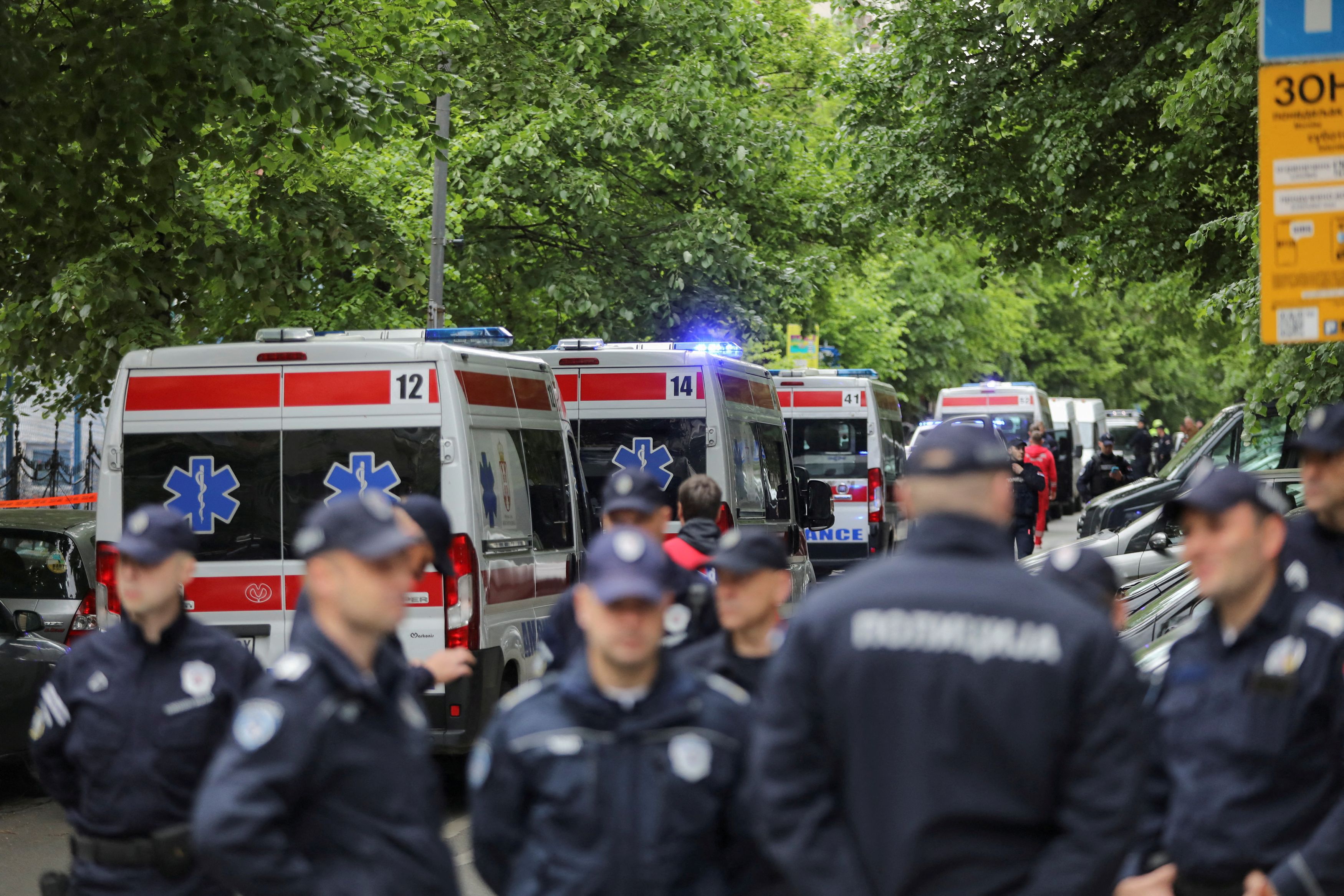 Σερβία: Έκτακτα μέτρα μετά το δεύτερο μακελειό - Ο Βούτσιτς προτείνει ...