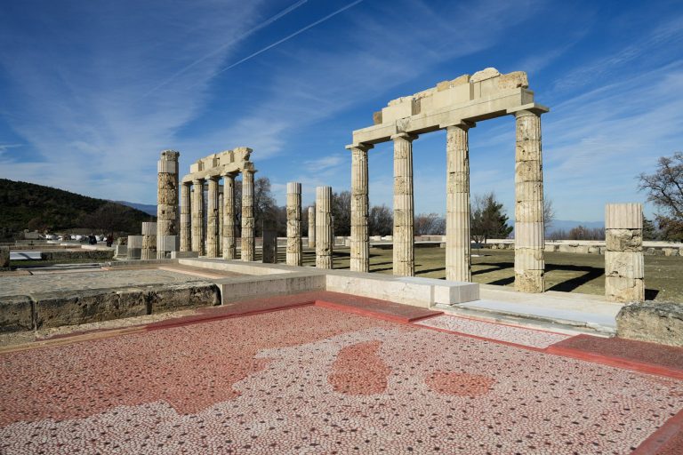 Αγγελική Κοτταρίδη στο ΒΗΜΑ: Το ανάκτορο του Φιλίππου Β΄, ένα αρχέτυπο ...