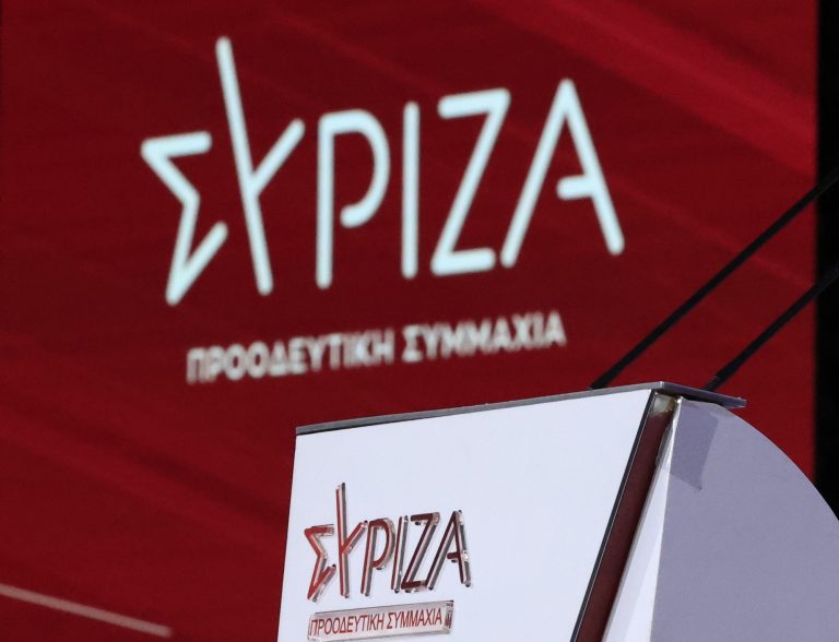 Φτιάχνουμε κοκκινιστές μπουκίτσες κοτόπουλου | Vita.gr