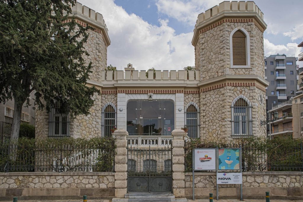 Βασίλισσα Ελισάβετ – Ειρήνη Παπά: Όταν συναντήθηκαν στην πρεμιέρα της ...