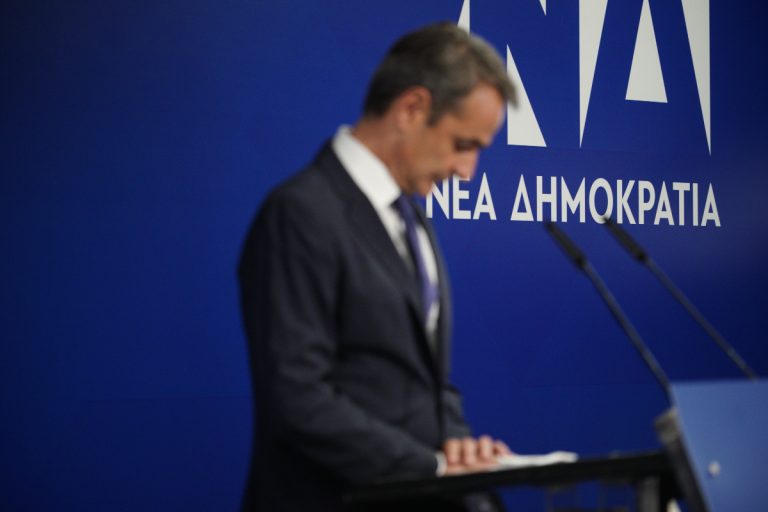 Φτιάχνουμε κοκκινιστές μπουκίτσες κοτόπουλου | Vita.gr
