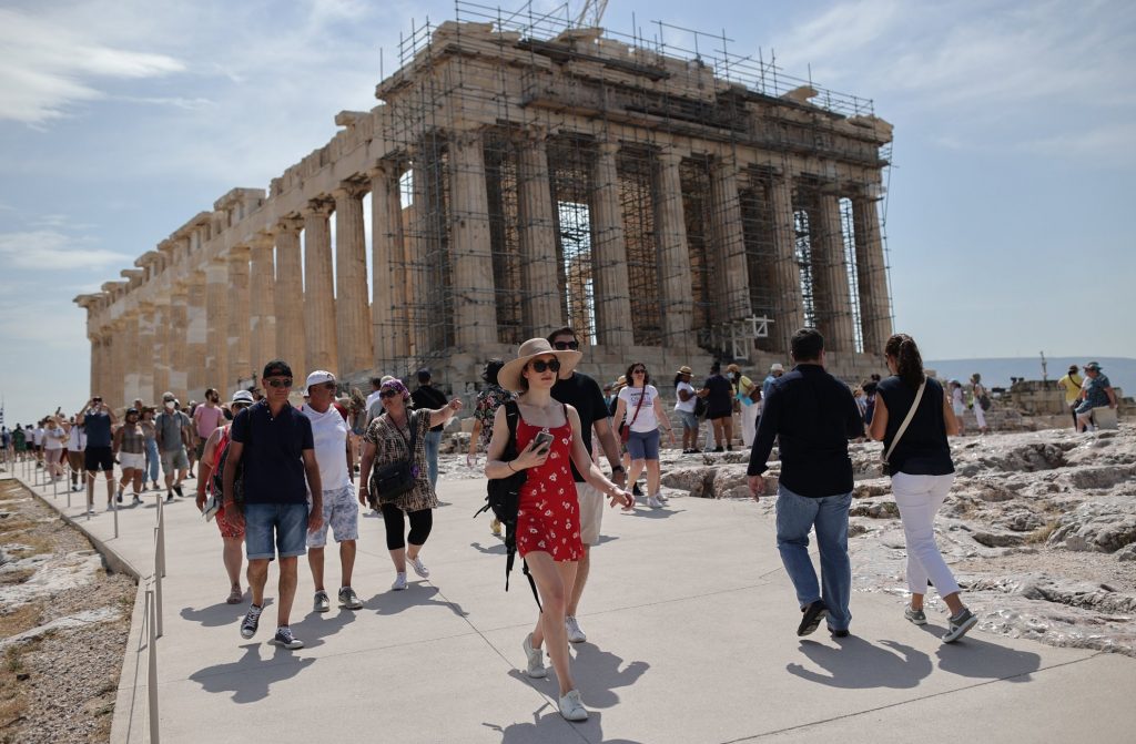 Ακρόπολη «εκτός λειτουργίας»; Χάλασε ο νέος ανελκυστήρας- ΑμεΑ και ...