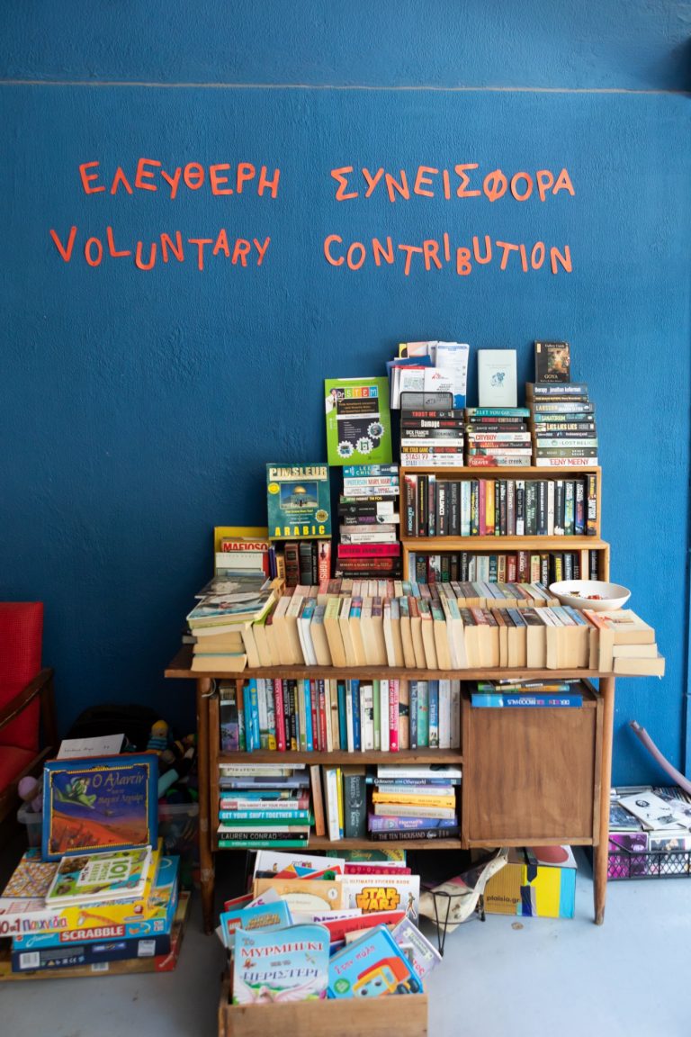 We Need Books: Σε μια βιβλιοθήκη στην Κυψέλη θα βρεις βιβλία σε 60 ...