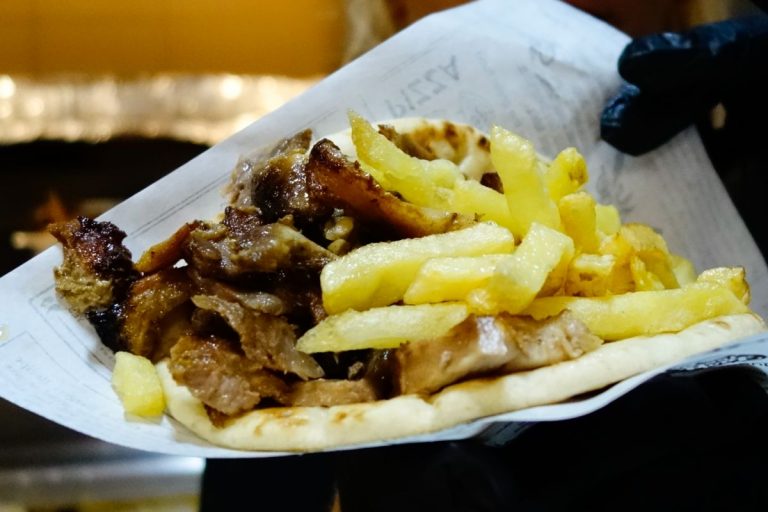 Είδος πολυτελείας το σουβλάκι - Σε ποιες περιοχές ξεπερνάει τα 6 ευρώ ...
