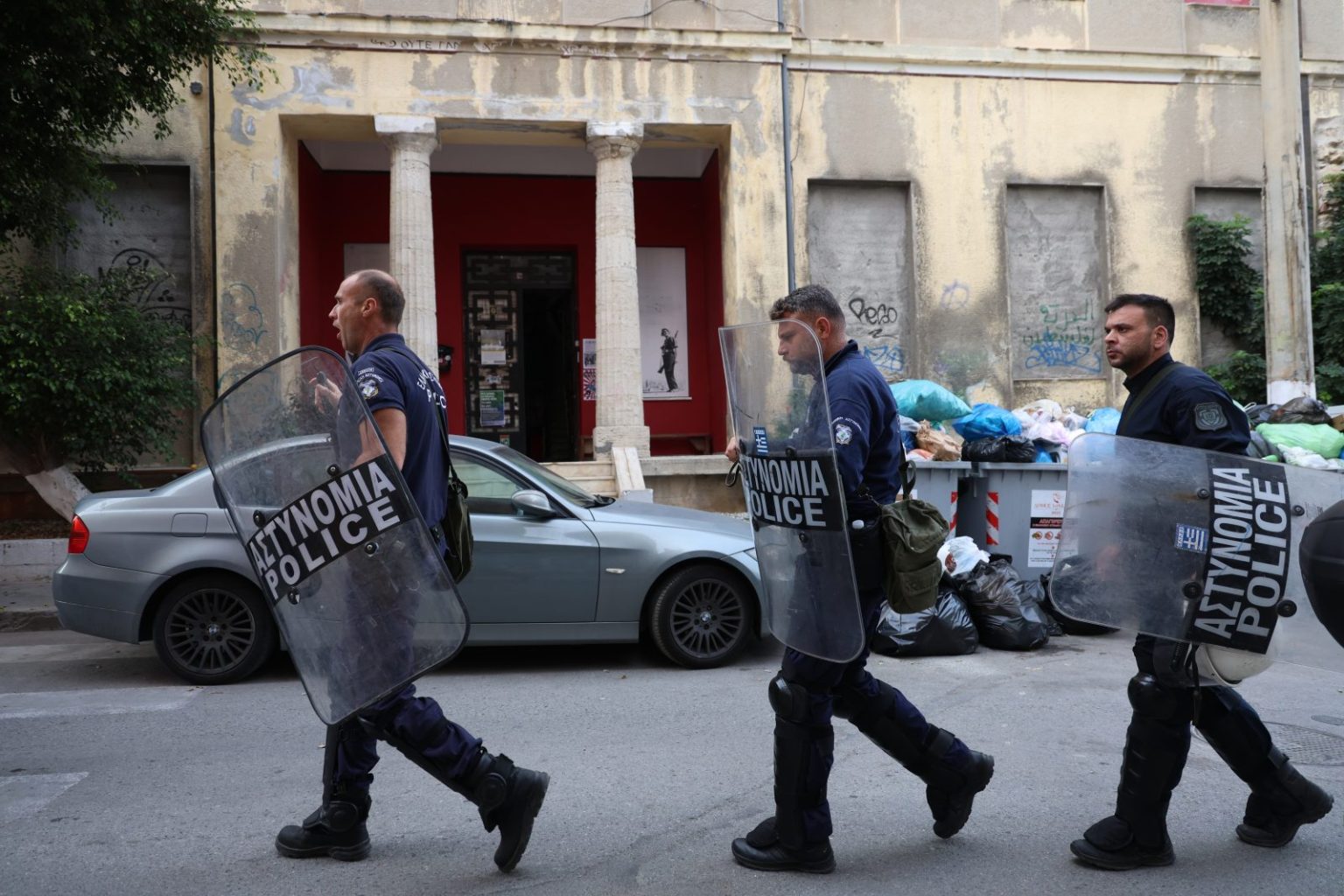 Ηράκλειο: Έφοδος της ΕΛ.ΑΣ. στον «Ευαγγελισμό» για την επίθεση κατά ...
