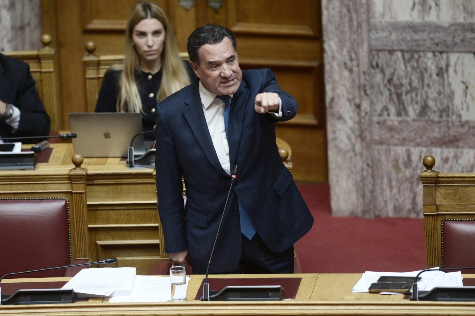 Ο Άδωνις τινάζει στον αέρα τις δημοσκοπήσεις - ΤΟ ΒΗΜΑ