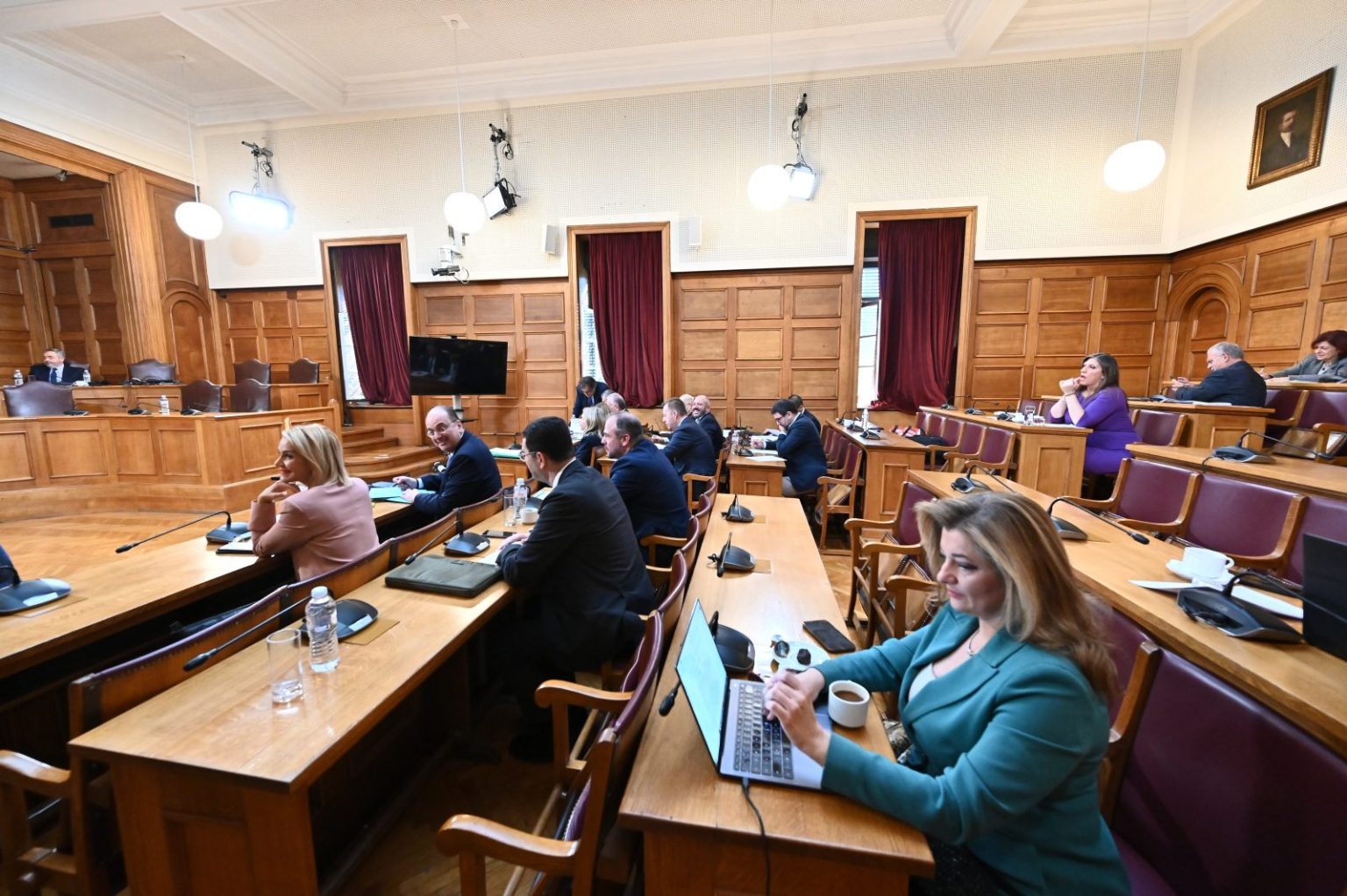 Οι «γαλάζιοι» φωστήρες είχαν απορία αν ο «Φραπές» είχε ποτέ του ψηφίσει ...