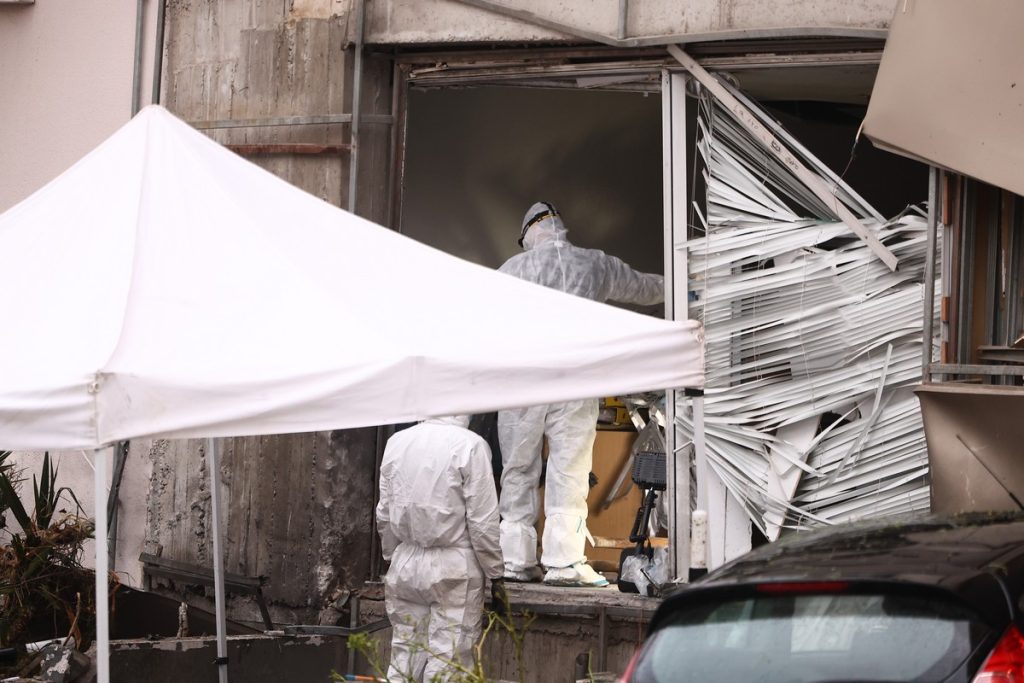 Έκρηξη σε τράπεζα στη Θεσσαλονίκη: Ανέλαβε το ελληνικό FBI - Τα πρώτα ...