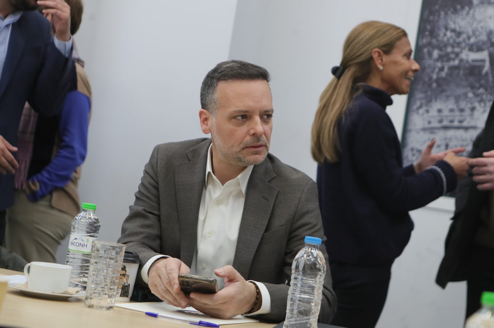 Άνω-κάτω το ΠαΣοΚ: «Αποτύχαμε» λέει Δούκας - Ο διάλογος Ανδρουλάκη ...