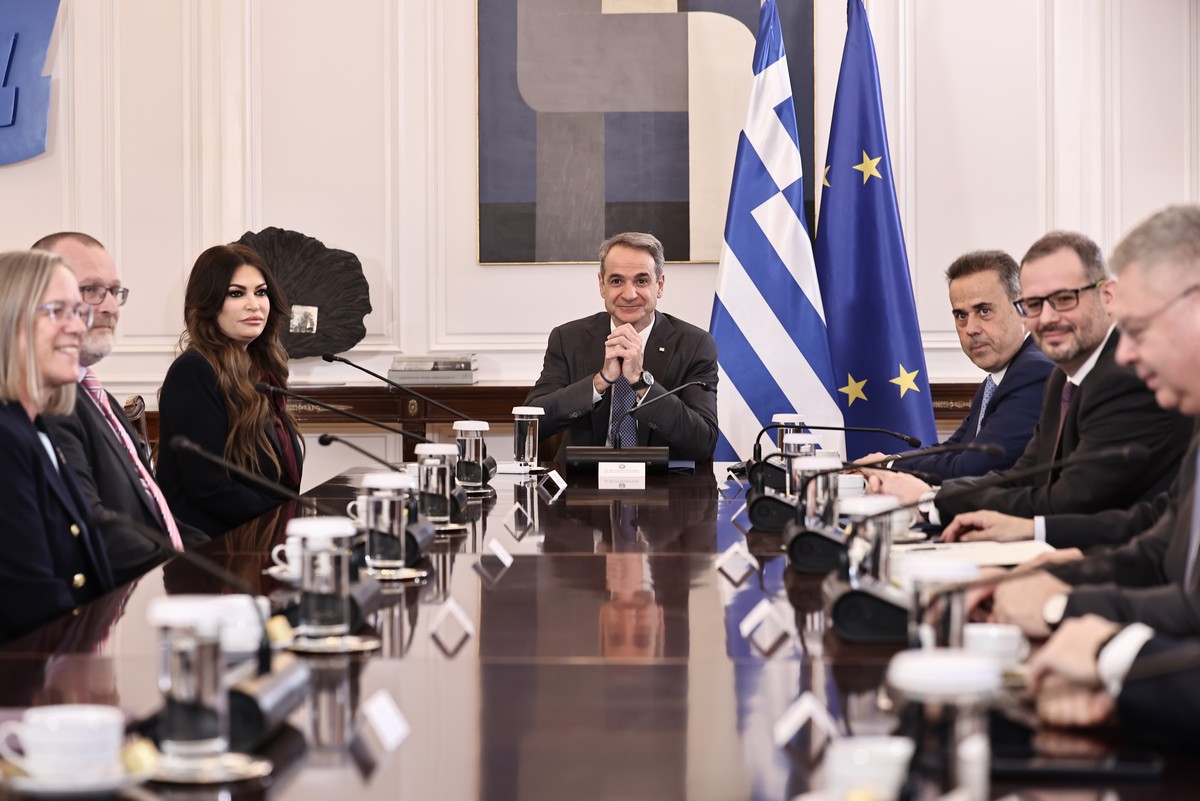 Επεσαν οι υπογραφές με τη Chevron - Οι στόχοι Μητσοτάκη για τους ...