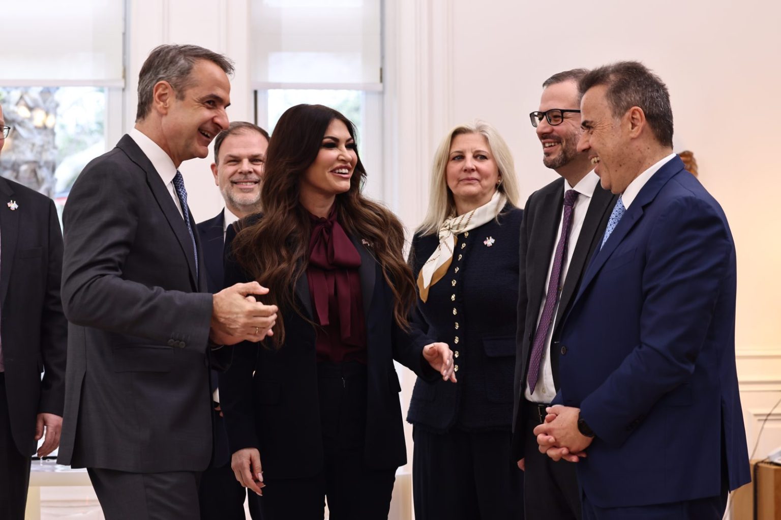 Επεσαν οι υπογραφές με τη Chevron - Οι στόχοι Μητσοτάκη για τους ...