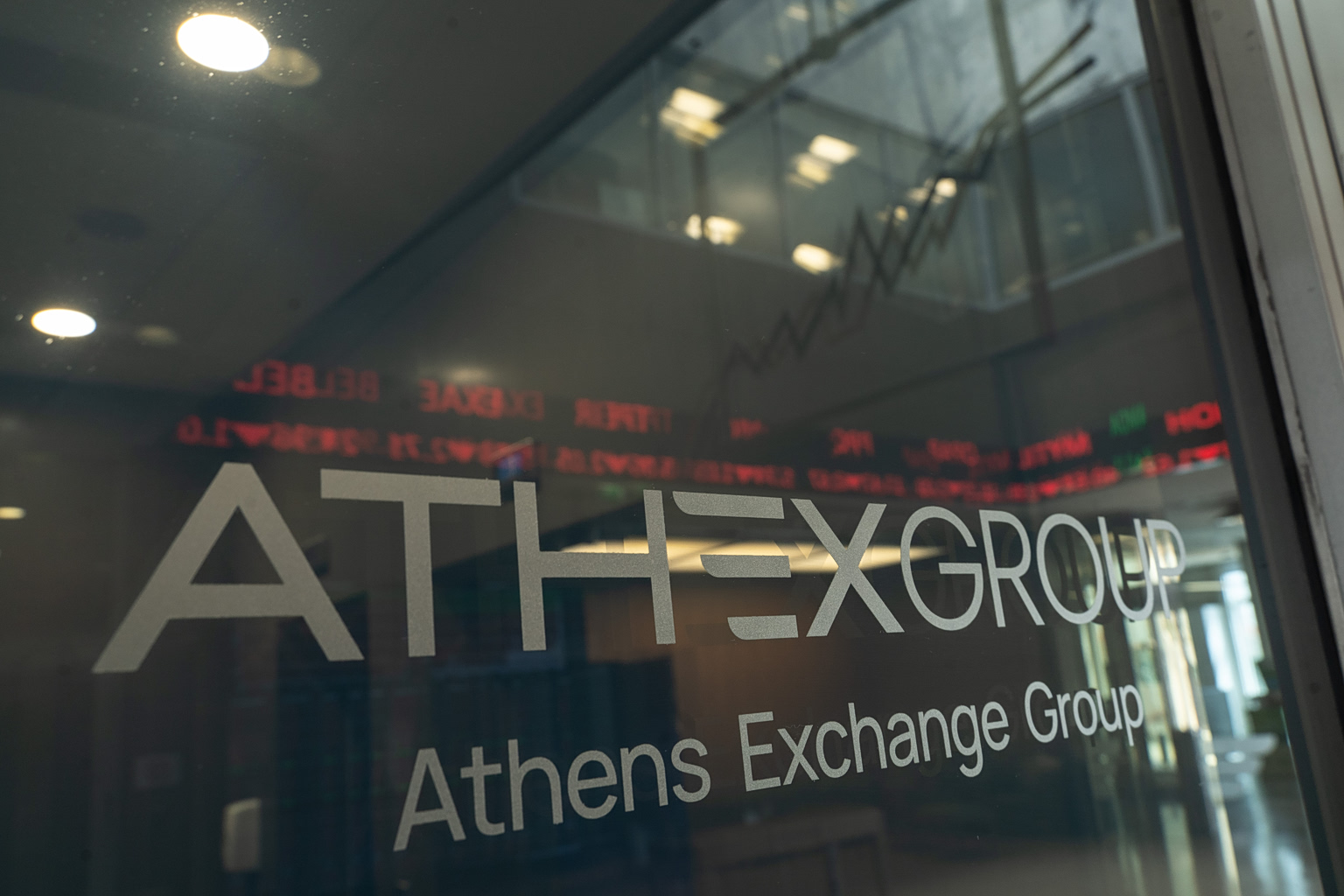 Κατρακύλα στο Χρηματιστήριο: Απώλειες άνω του 5% εν μέσω διεθνούς sell ...