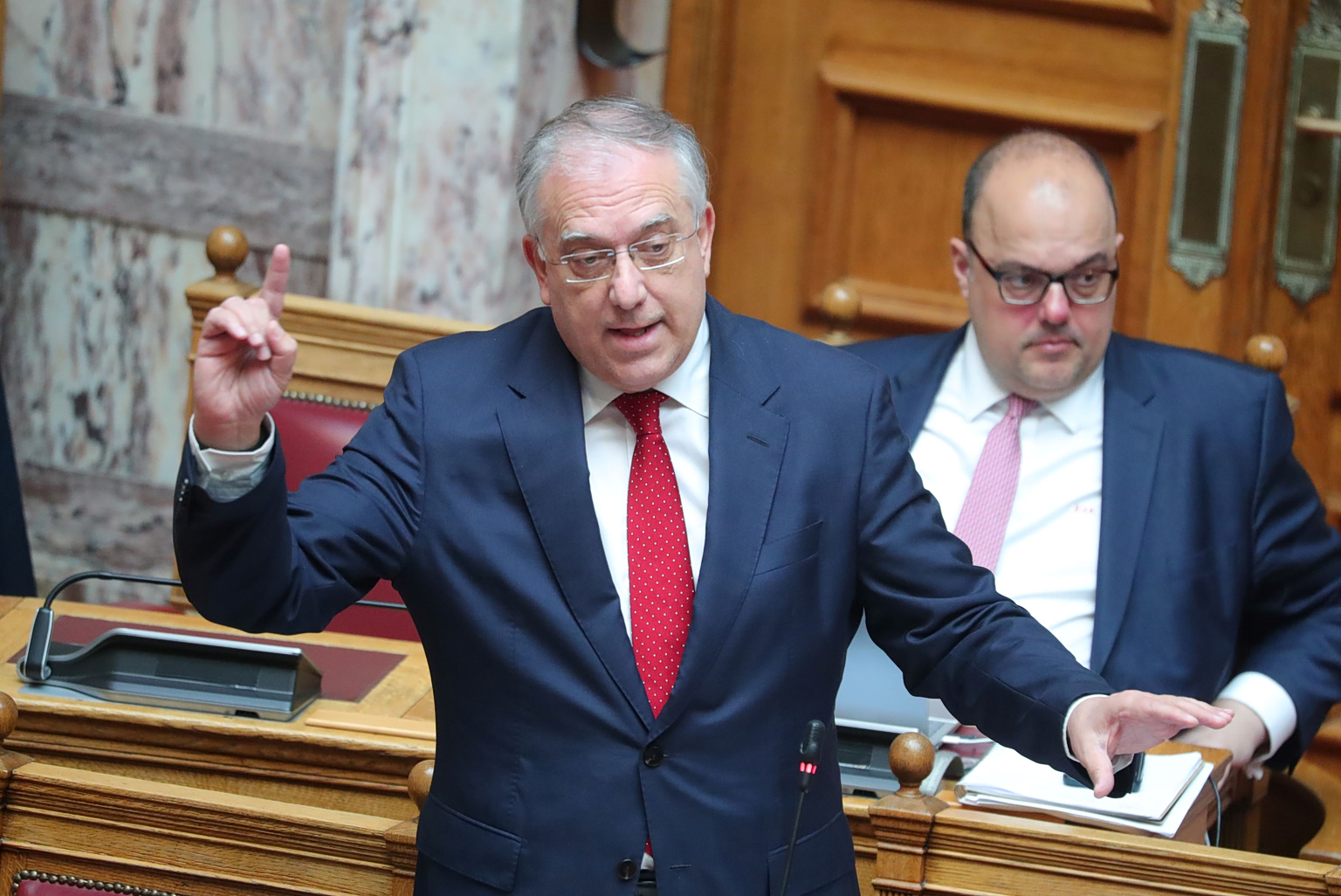 Σκληρή κριτική Ανδρουλάκη: «Κάνετε ντιλάρισμα σε δημόσια θέα ...