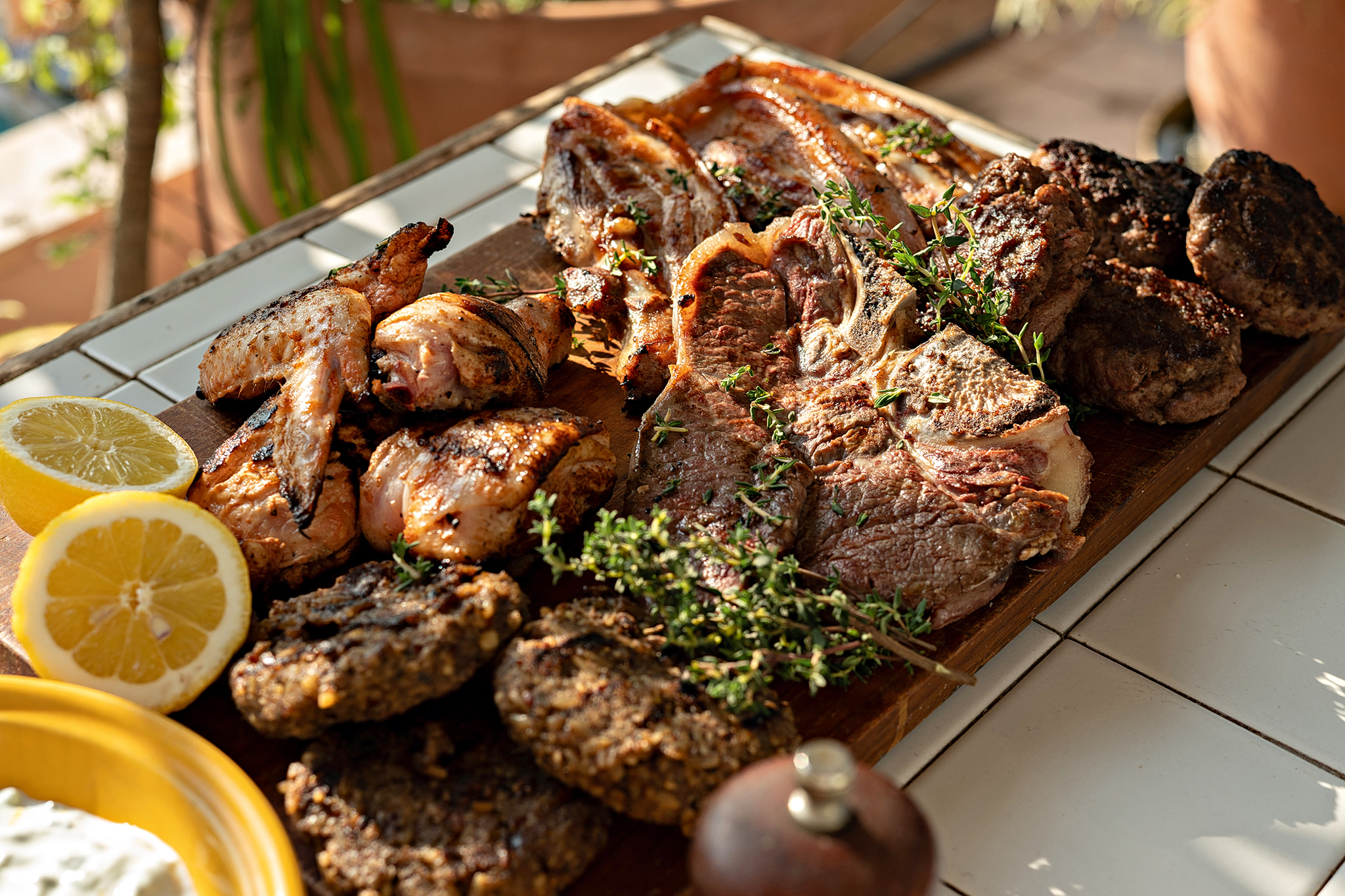 Barbecue στο μπαλκόνι - Τα κάρβουνα, το κρέας, οι μαρινάδες, τα ...