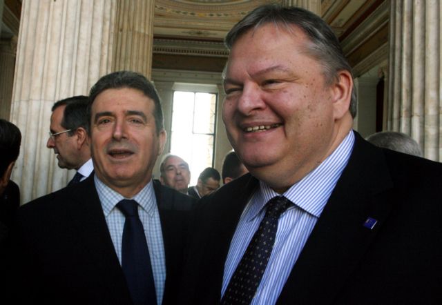 PASOK gripped by turmoil and internal strife - ΤΟ ΒΗΜΑ